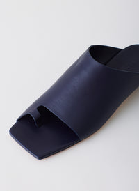 Gary Sandal – Tibi Official